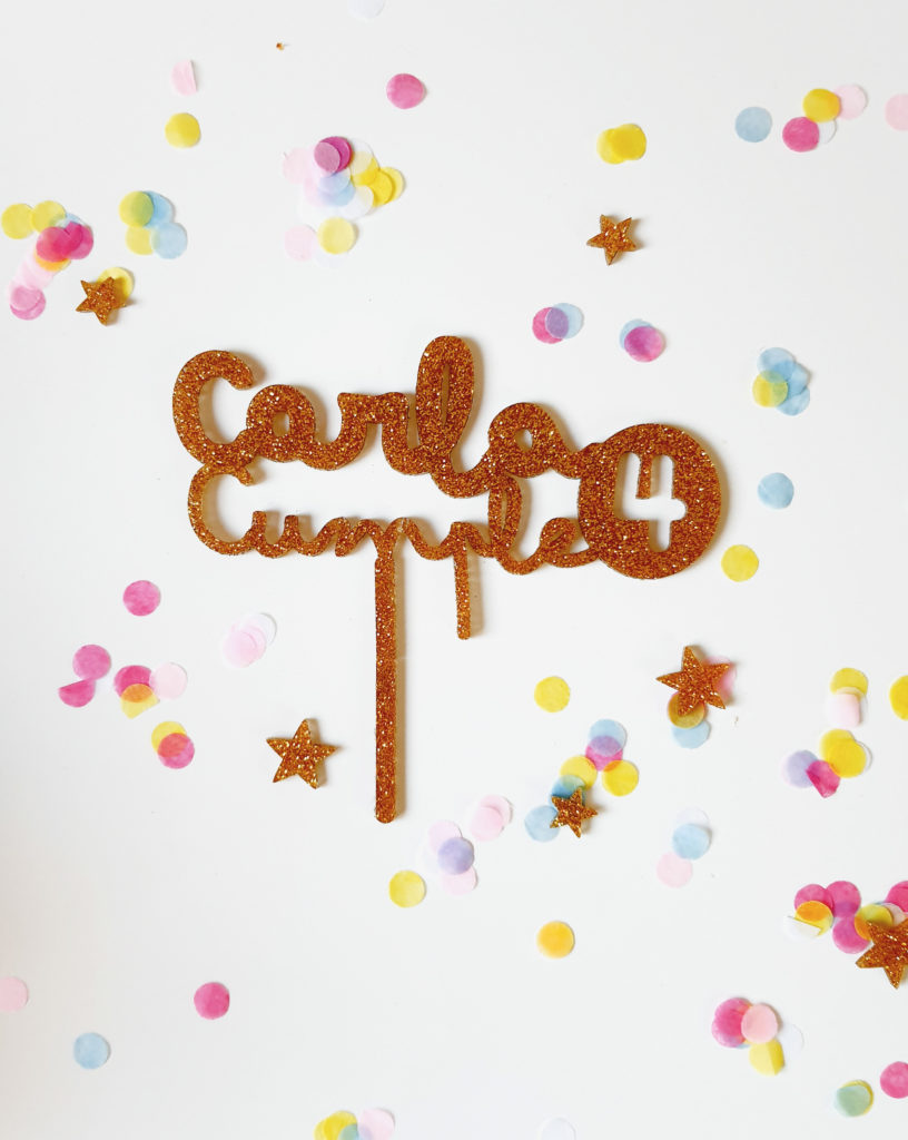 Topper de metacrilato con nombre y número – Pistacho y Avellana