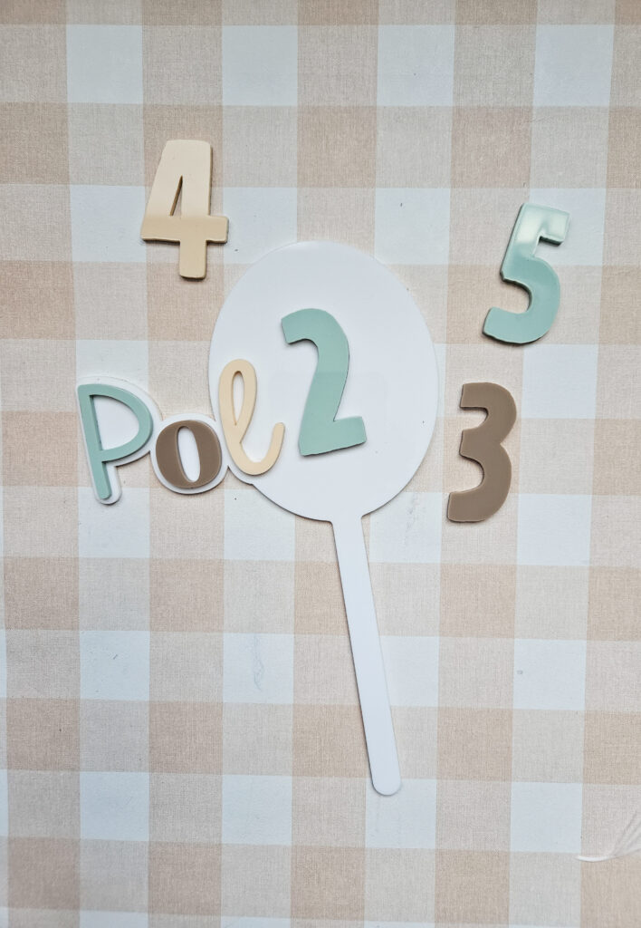Topper modelo numeros – Pistacho y Avellana